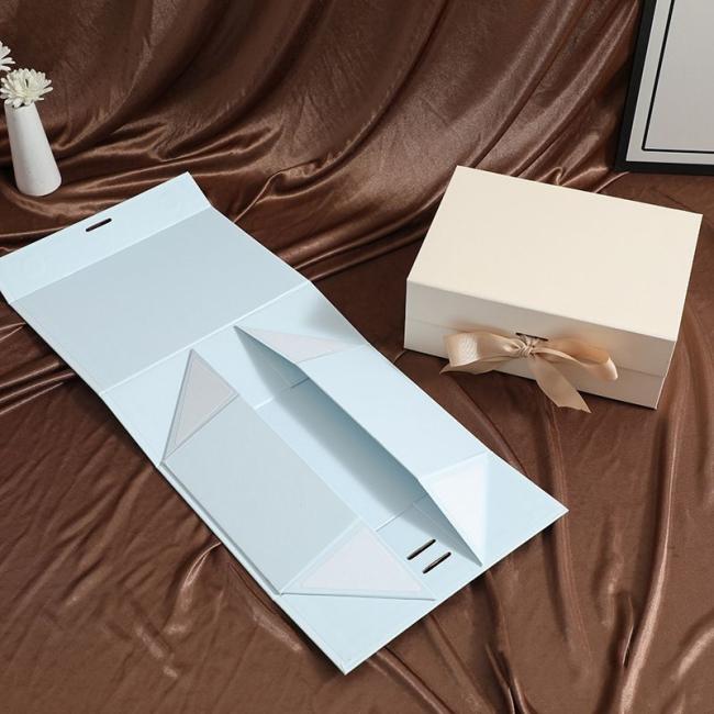 China Wholesale Custom Logo Printing Ribbon Handle Jewelry Cuttery Flatware Gift Packaging Fashion Cardboard Paper Carton Magnetic Foldable Box Paper-Gift-Box