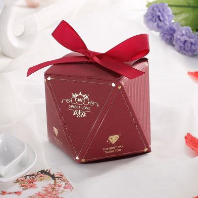 Cina Scatole di caramelle di carta su misura con logo per Natale / matrimonio / festival in vendita