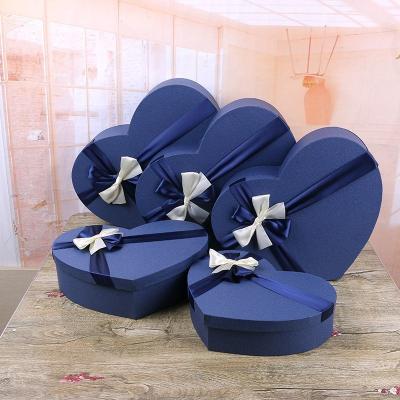 China Herz geformte kundenspezifische Geschenkbox für Geburtstag Hochzeit Geschenk Verpackung Papierbox zu verkaufen