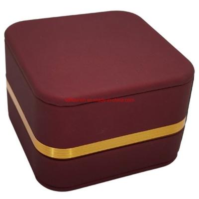Cina Portable rigido cartone anello di nozze scatola regalo con bordo d'oro e conchiglia in vendita
