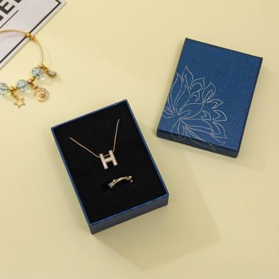 Cina Scatole di gioielli di lusso nero di schiuma scatole di gioielli di cartone scatole regalo in vendita