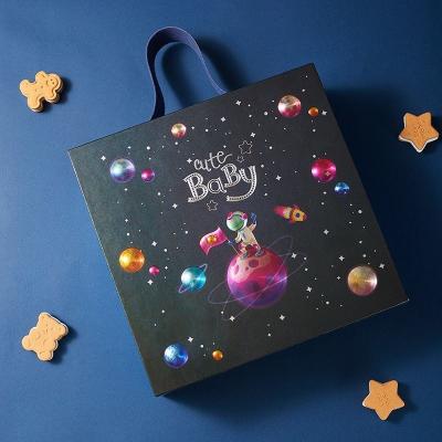China Lovely Cardboard Customized Gift Box With PU Leather Handle And Magnetic Closure for sale