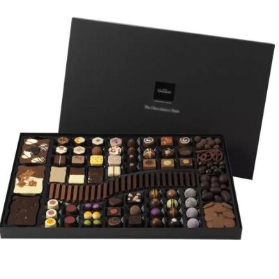 Cina Cartone regalo personalizzato in carta nera Magnetico Cartoni di imballaggio per cibo e dolci in vendita