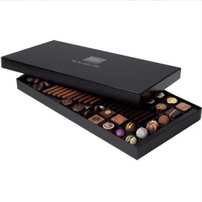 Cina Cartone regalo personalizzato in carta nera Magnetico Cartoni di imballaggio per cibo e dolci in vendita