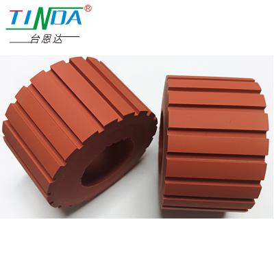 Cina Ruota in silicone con scanalatura resistente allo scivolamento con durezza personalizzata per applicazioni a temperatura in vendita
