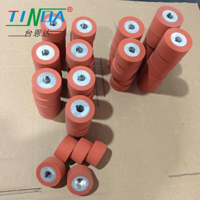 China Noise Reduction and Wear Resistant Rubber Feed Rollers for High Temperature Applications in  Seam Seaming Machine for sale