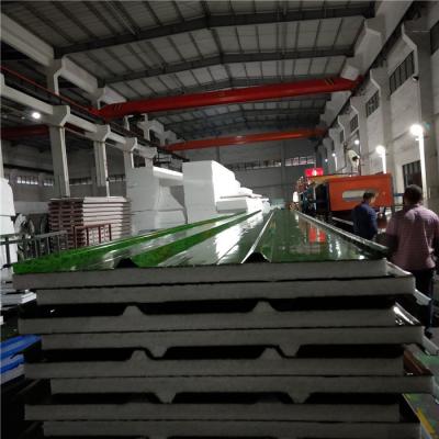 China 14kg beautiful green eps sandwich roof panel 1050-50-0.426mm wood grain steel down for sale