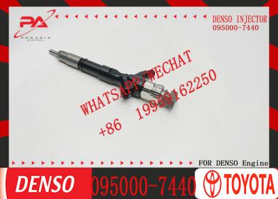 Cina Nuovo iniettore Common Rail 095000-7420 095000-7430 095000-7440 per 1KD 2KD in vendita