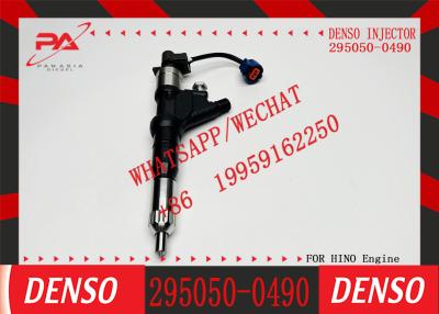Cina 295050-0490 Iniettori per DENSO Iniettore di carburante per ferrovia comune Iniettore diesel 295050-0490 23670-E0220 in vendita