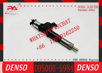 Cina Iniezione Common Rail 095000-5980 095000-5981 095000-5982 per 6WF1 6WG1 Diesel Nozzle Assembly in vendita