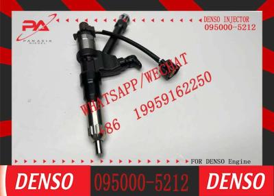 Cina Iniettore Diesel Common Rail 095000-5215 095000-5212 095000-5226 095000-5513 095000-5391 Per Hino PC11 4HK1 6HK1 in vendita