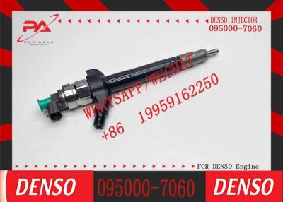 Cina Iniettore Diesel Originale 095000-7060 Iniettore Common Rail 095000-581# 6C1Q-9K546-BC in vendita