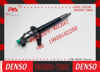 Cina Iniettore Diesel Originale 095000-7060 Iniettore Common Rail 095000-581# 6C1Q-9K546-BC in vendita