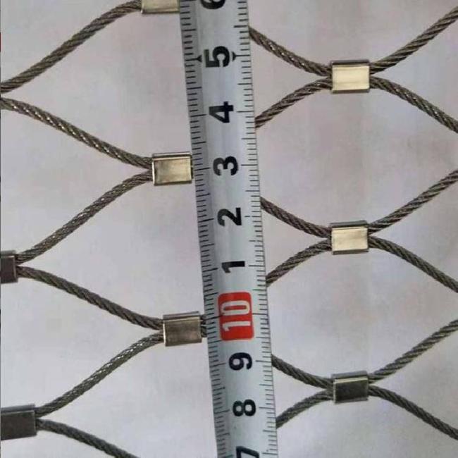 Modern Wire Stair Balustrade in 25*25mm-300*300mm Hole Size and 1m*10m Panel Size