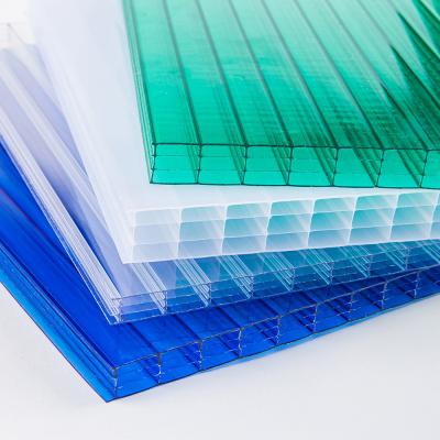 China Extrusión compuesta 2mm 4mm 6mm 8mm 10mm 12mm 14mm 16mm Hoja hueca de policarbonato celular para diversas aplicaciones en venta