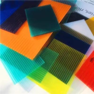 Cina PC foglio cavo 2 facce rivestito UV bordo circolare Amber trasparente foglio di tetto 8mm 10mm in vendita