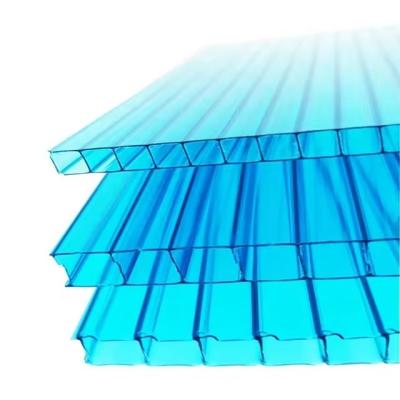 China Hoja de PC transparente Twinwall 8mm/10mm Hojas de plástico de sol policarbonato borde circular Hoja hueca de policarbonato para el panel del techo en venta