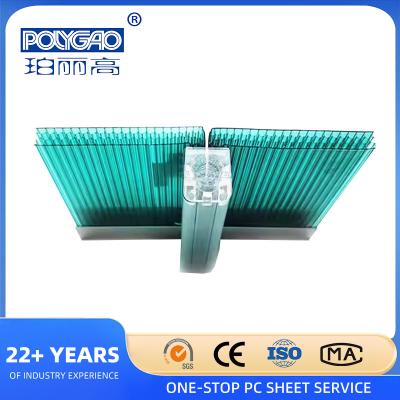 Cina Composite Co-estrusione U-bloccaggio di policarbonato facciata a forma di U pannello di muro di tenda Splicing pannello di luce solare personalizzato in vendita