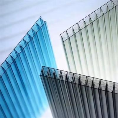 China 2-schichtige Polycarbonat-Hohlplatte mit mehr als 5 Jahren Garantie und 100% Virgin-Polycarbonat für Deckenplatten zu verkaufen