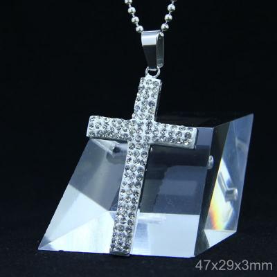 China Cruz cristalina de moda del embutido de las piedras de la CZ del acero inoxidable más el colgante LDC105 del collar del símbolo en venta