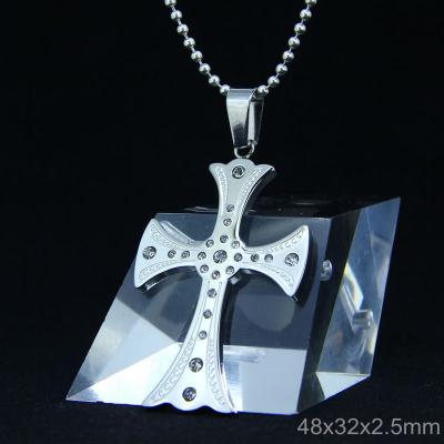 China Cruz cristalina de moda del embutido de las piedras de la CZ del acero inoxidable más el colgante LDC113 del collar del símbolo en venta