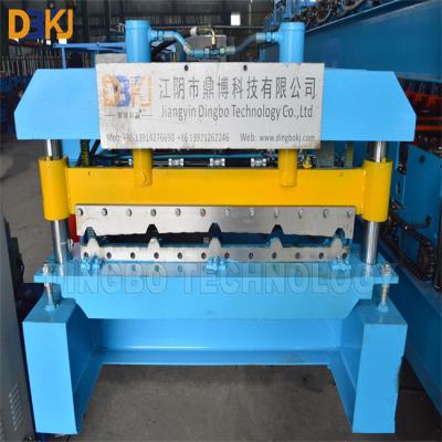 Cina 5.5Kw Roof Panel Roll Forming Machine 1220mm Roof Sheet Making Machine in vendita