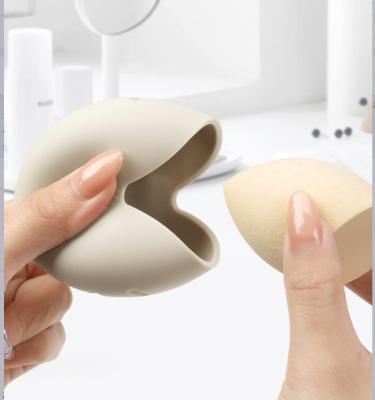 Cina FDA Porta spugna per trucco in silicone lavabile respirabile Essentiali di viaggio Contenitore per frullatori in vendita