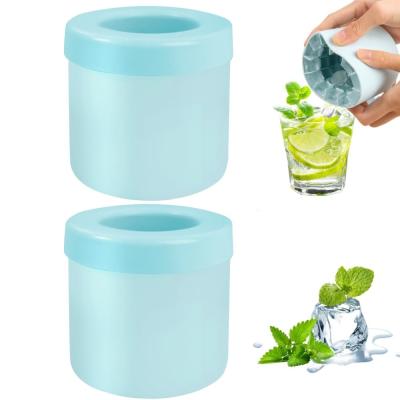 Cina Cylinder Silicone Ice Cube Mold Decompress Ice Lattice Press Type Mini Ice Maker Cup in vendita