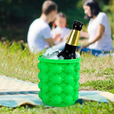 China Silicone Ice Bucket Ice Cup With Lid Easy Releaser Ice Cube Mold Ice Trays Ice Cube Maker For Cocktail Whiskey Beverages en venta