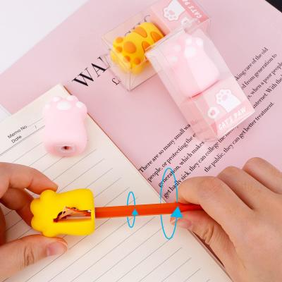 Cina Cat Paw Pencil Sharpener Manual Gift Mini Silicone Stationery For Kids Kawaii School Office Supplies in vendita