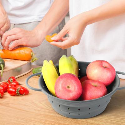 China Silicone Collapsible Colander Set Food Strainer And 9 Inch Mixing Bowl 2Pcs Fruits Vegetables Pasta Strainer BPA Free for sale