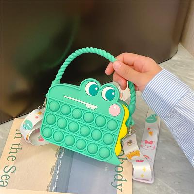 Cina Cassa di matita di silicone rotonda senza BPA per forniture giornaliere Peso 110 g in vendita