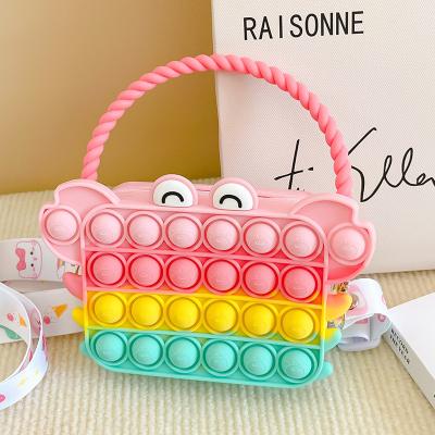 Cina Cassa di matita di silicone rotonda senza BPA per forniture giornaliere Peso 110 g in vendita