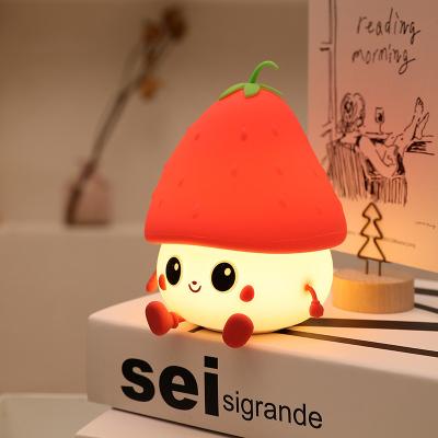 Cina Luce Notturna Per Bambini Carino Silicone Bambineria Fragole Lampada Per Bambino E Bambino Kawaii Lampada Timer A Lungo Il Letto Lampada Per Camera Bambino in vendita