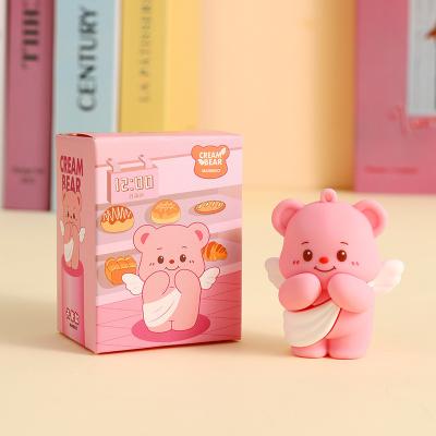 Cina Cartoon Animal Pendant Key Ring Silicone Keychain in vari colori per donne e bambini in vendita