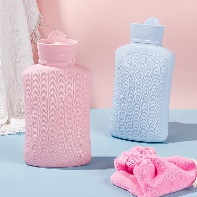 Cina Borsa di acqua calda per alleviare il dolore durante la gravidanza, bottiglia di acqua calda per i crampi mestruali in vendita
