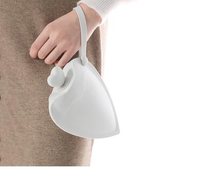 Cina Love Small Silicone Acqua Calda Bottiglia Sacchetto Con Copertina In Maglia Per Alleviare Il Dolore Taia Ritorno collo Crampi mestruali in vendita