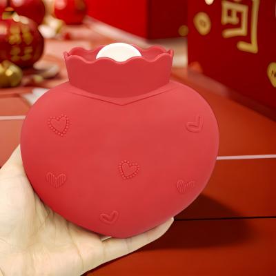 Cina 500ml Soft Comfortable Silicone Hot Water Bottle With Screw Cap Leakproof Bag For Pain Relief Waist Back Neck, Shoulders 500ml Soft Comodo Silicone Hot Water Bottle With Screw Cap Sac Proof Bag For Pain Relief Waist Back Neck, Shoulders 500ml Soft Comodo Silicone Hot Water Bottle With Screw Cap Sac Proof Bag Per Il Sollievo Dal Dolore in vendita
