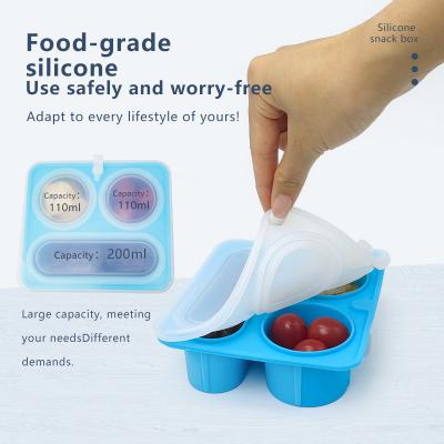 Cina Contenitore per snack diviso in silicone blu con coperchi, senza BPA, a prova di perdite, ecologico, adatto al microonde e alla lavastoviglie, per bambini e adulti, OEM in vendita