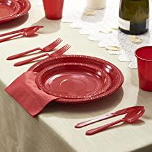 Sistema disponible de las fuentes del partido del servicio de mesa del sistema de la placa de la taza de la servilleta de los cubiertos de la cuchara del cuchillo plástico rojo de la bifurcación
