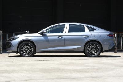 Cina 2024 BYD Qin L DM-i 80KM Hybrid Sedan Modello leader 2000km+ Long Range PHEV Veicolo a nuova energia in vendita