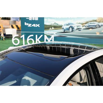 Cina Toyota bZ3 Trazione a due ruote Veicolo elettrico Nuova energia Auto automatica R18 sterzo sinistro-ultimo modello stazione di ricarica in vendita