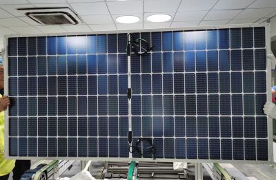 Cina 144 produzione di energia extra Bifacial delle cellule BIPV mono Perc Double Glass Module 440W dalla parte posteriore in vendita