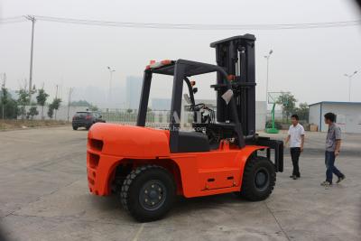 China powerful 3m lifting height 6T Diesel forklift with nice price and good performance use in outdoor of  warehouse for sale