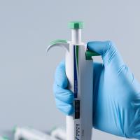 China Variable Volume Laboratory 8 Channel Adjustable Multichannel Pipette for sale