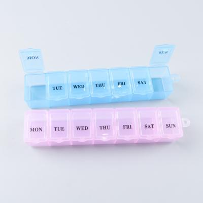 Cina 7 griglia portatile Whtie blu dell'organizzatore 7 della scatola della pillola di giorno in vendita