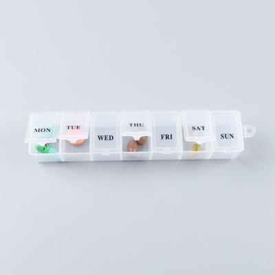 Cina 7 griglia portatile Whtie blu dell'organizzatore 7 della scatola della pillola di giorno in vendita