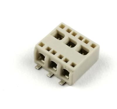 Cina Versatile 300V 10A Screw Type SMT Terminal Block For Flexible Circuit Board Connections in vendita