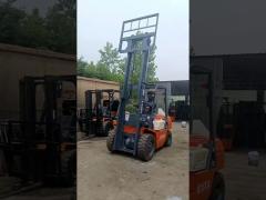 Gebruikte vorkheftrucks van Toyota 6FD30 Japan, gebruikte wegbouwmachines
