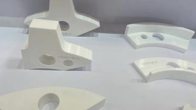 China 25w/mk Thermal Conductivity White / Yellow Alumina Oxide Ceramic With Long Lifespan for sale